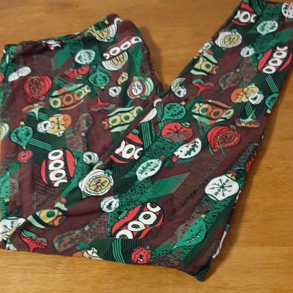 LuLaRoe | Pants & Jumpsuits | Lularoe Tc2 Christmas Leggings | Poshmark
